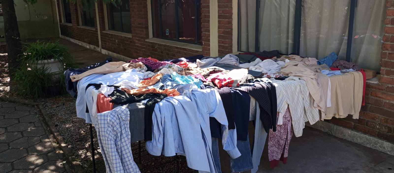 Jornada solidaria de entrega de ropa | IDF