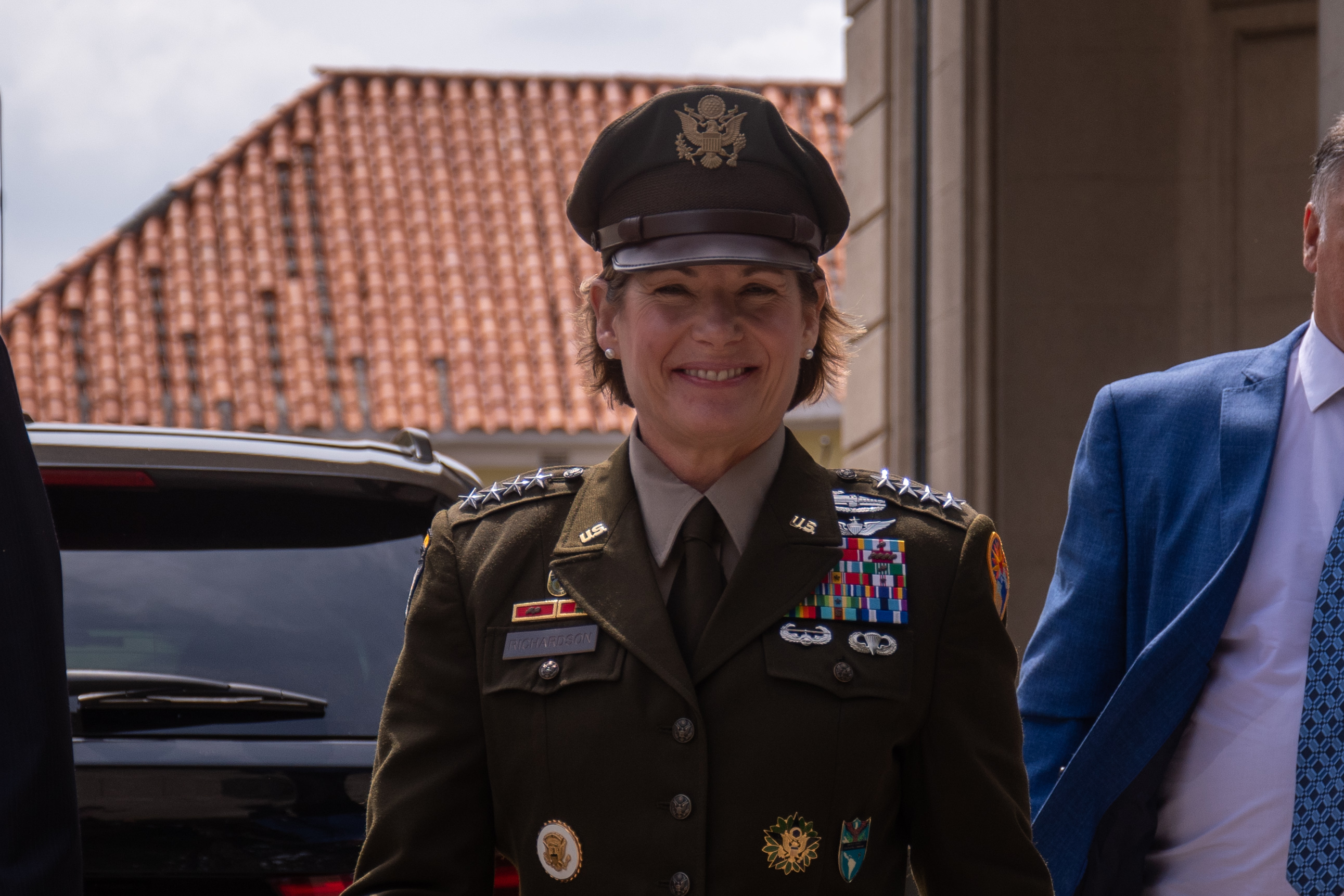 García y Gral. Richardson negaron versión sobre bases; ministro la ...