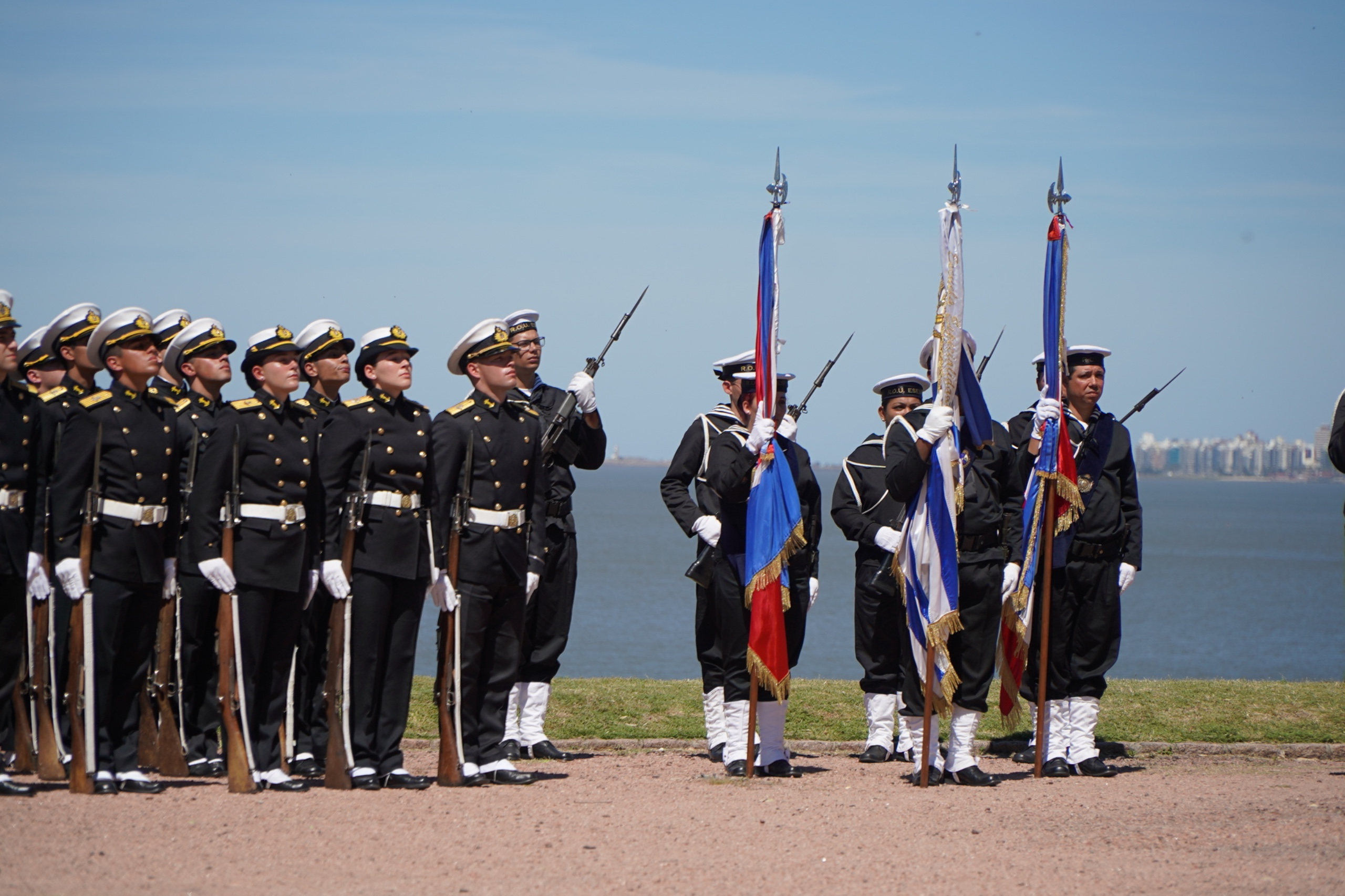 207° aniversario de la Armada Nacional con la presencia del presidente ...