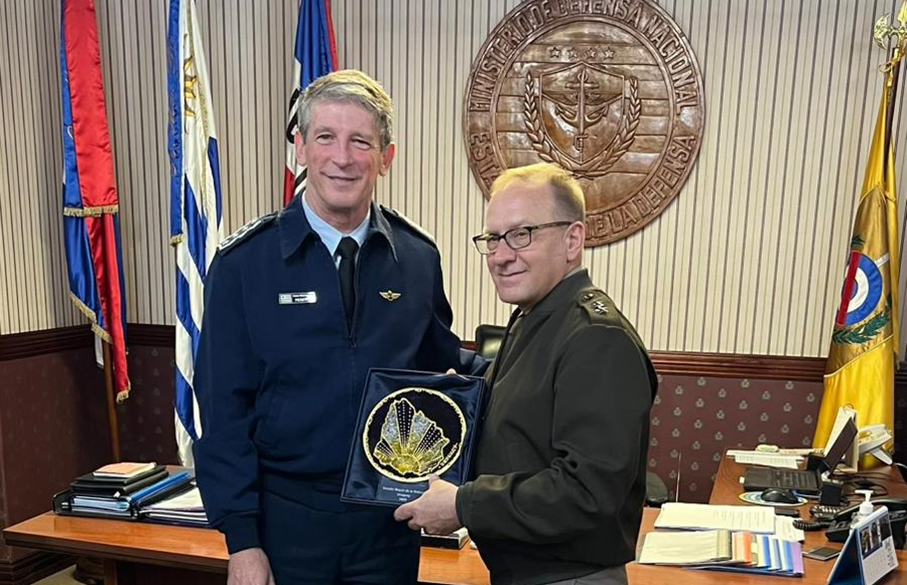 Visita del Major General Francis J. Evon Jr.: 25 años de relaciones ...