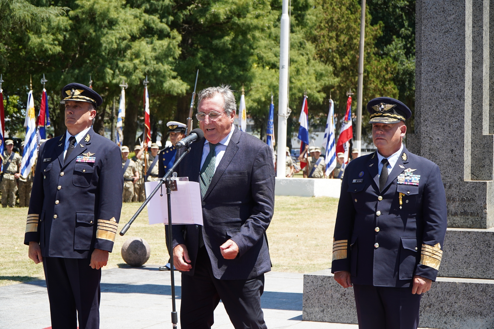 Asumió el nuevo comandante en jefe de la Fuerza Aérea, Gral. del Aire ...