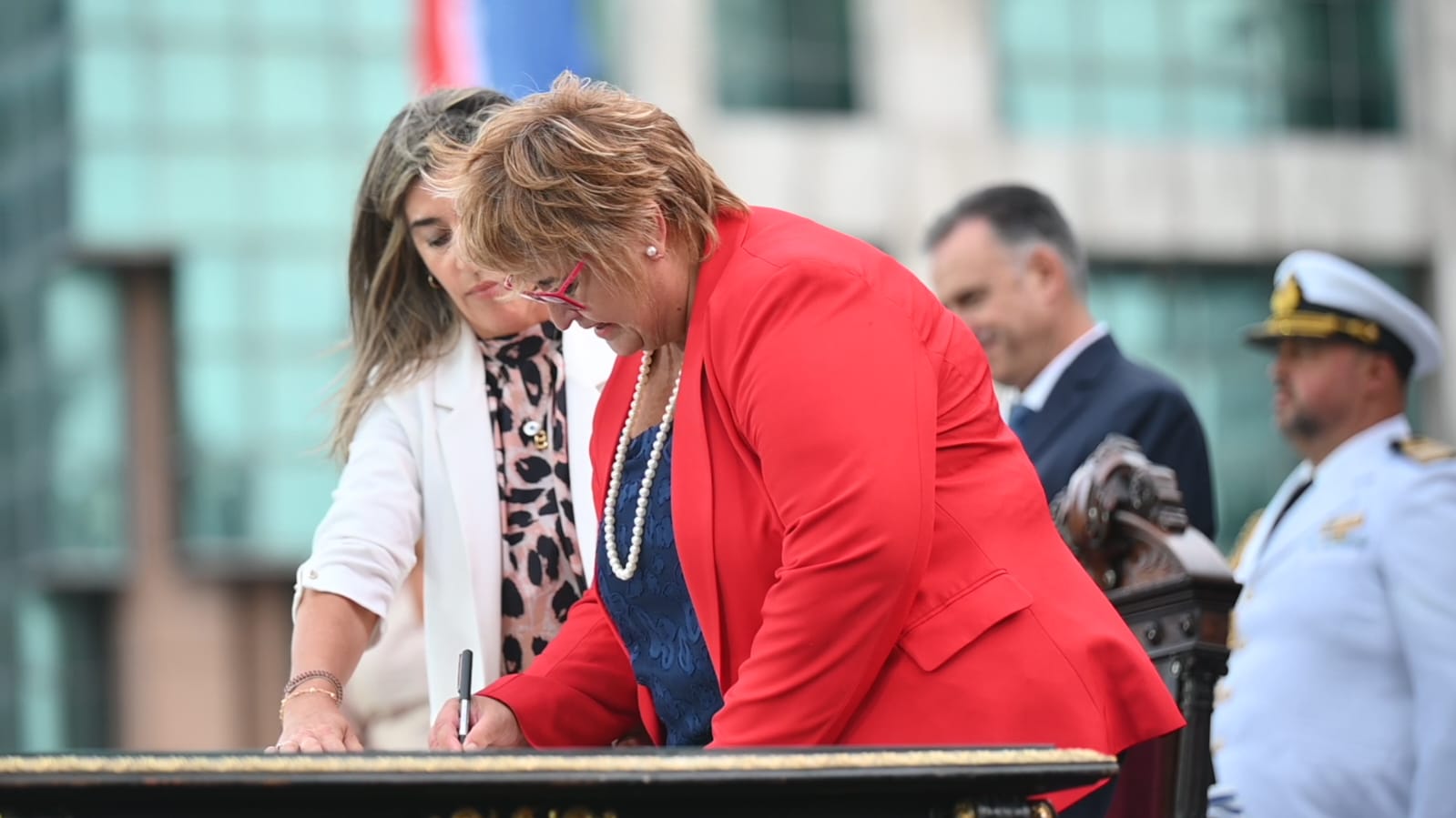 Sandra Lazo asumió como ministra de Defensa Nacional | Ministerio de ...