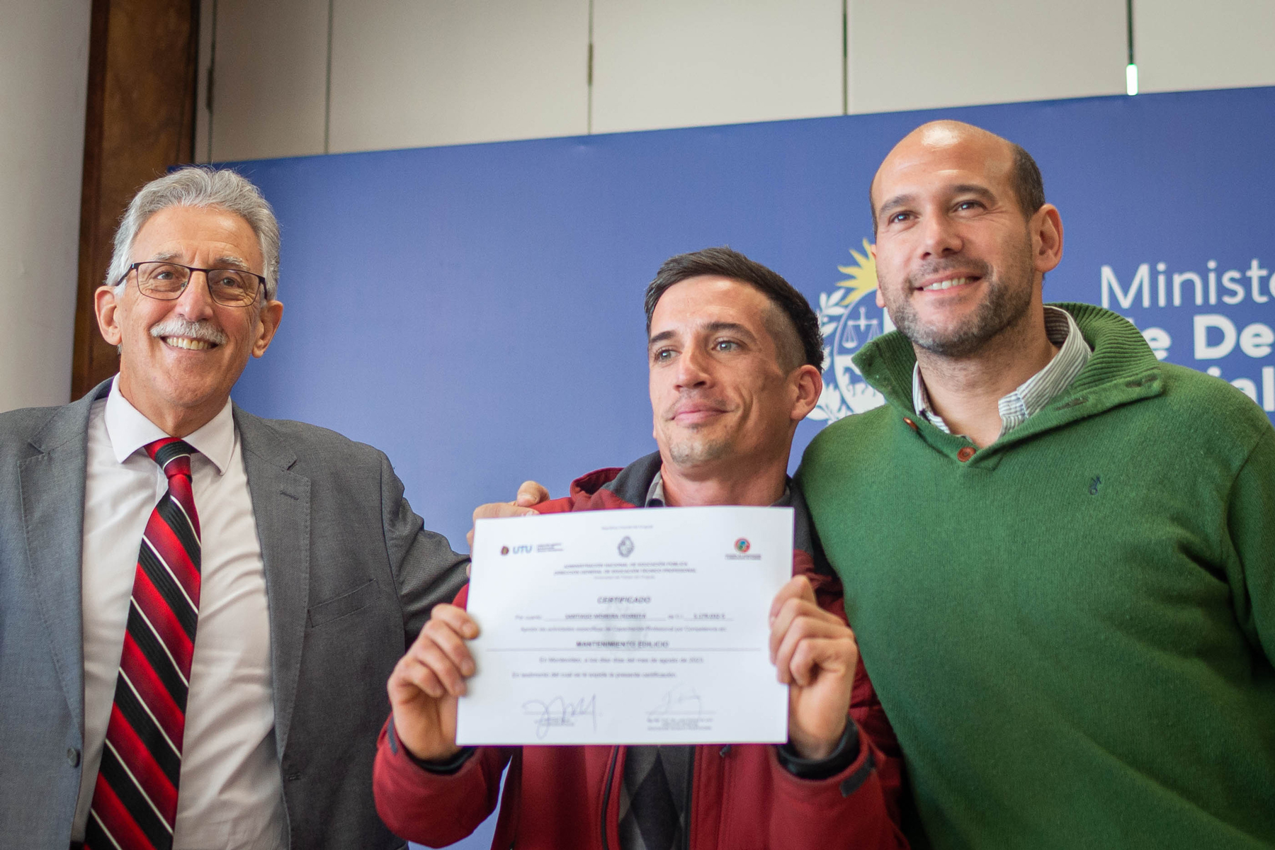 50 personas recibieron sus certificados tras completar el curso de ...