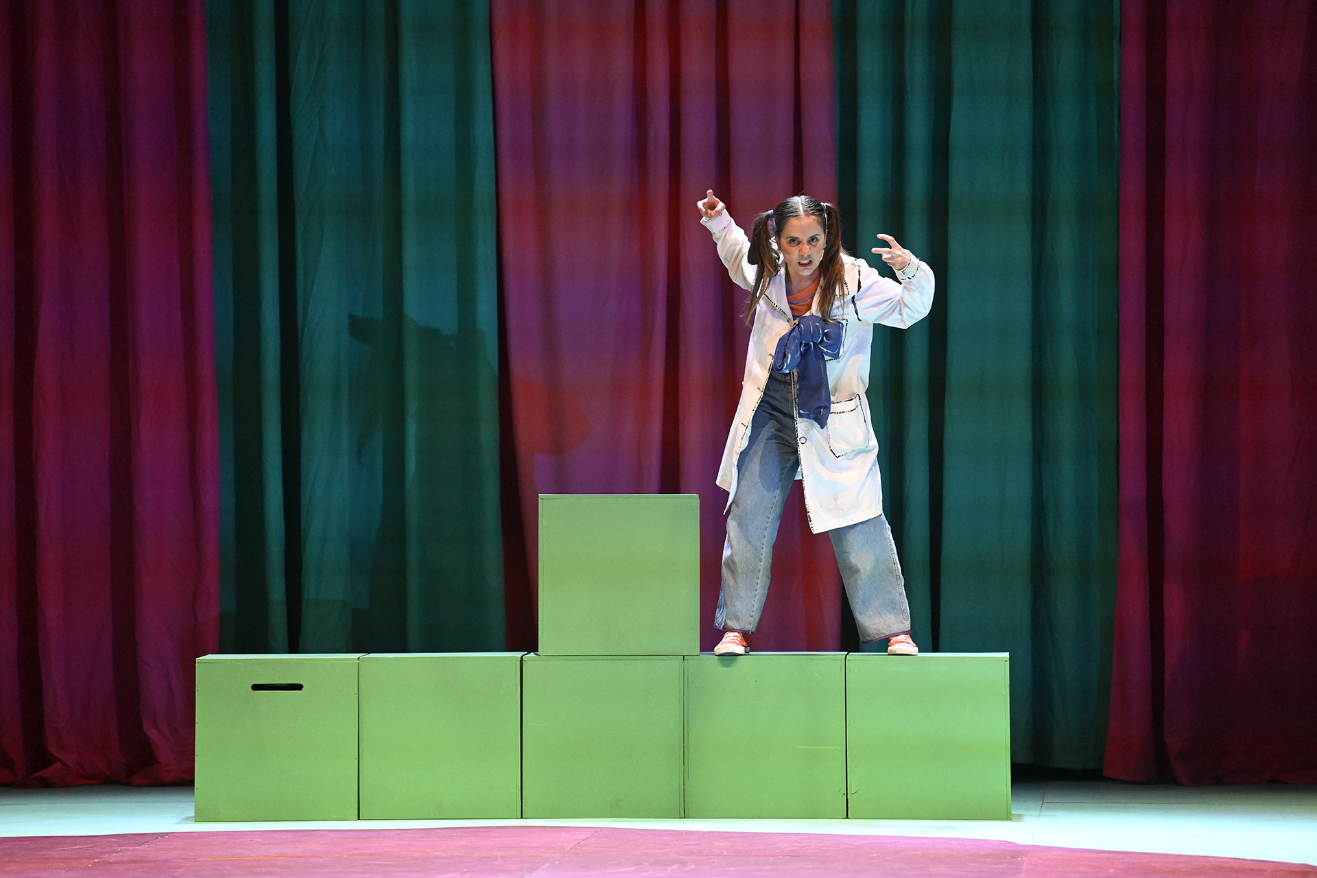 1500 niños y niñas disfrutaron de la obra Superniña en el Auditorio ...