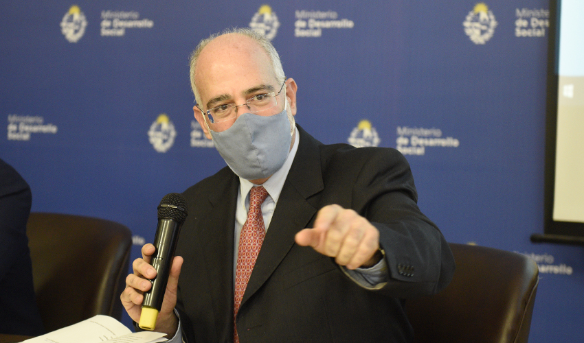 Biblioteca Nacional recibió la donación de dos dispositivos Orcam ...