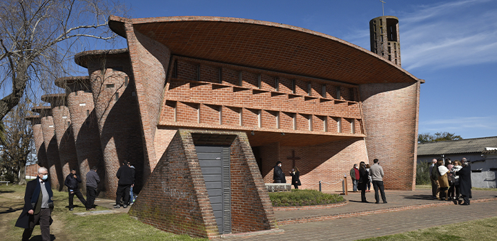 La iglesia de Atlántida, obra de Eladio Dieste, es Patrimonio Mundial ...