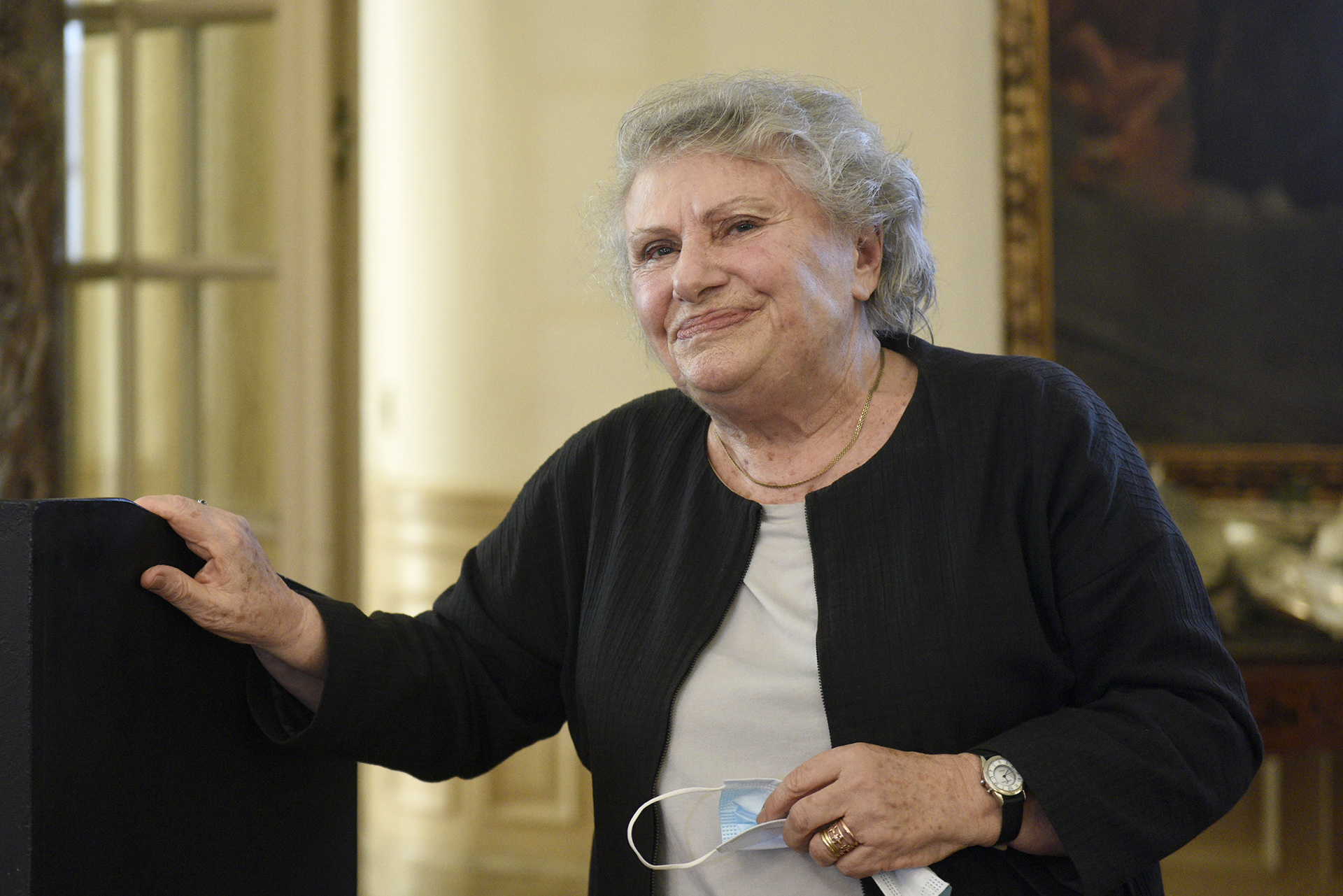 Lisa Block de Behar, Beatriz Massons y Clara Ost recibieron la Medalla ...