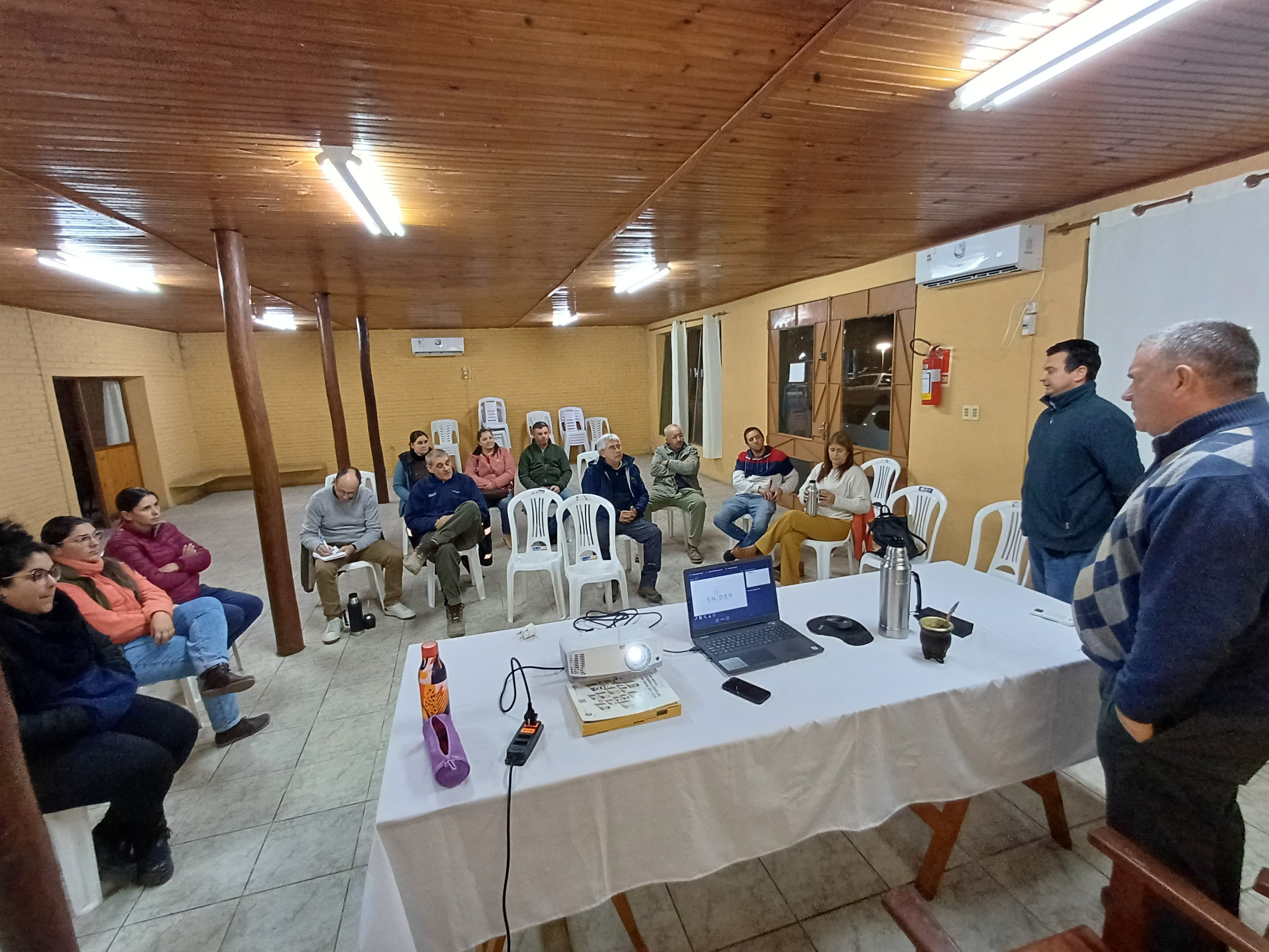 Se presentó la ITE “Mitigación y control de Capín Annoni” en Sociedad ...