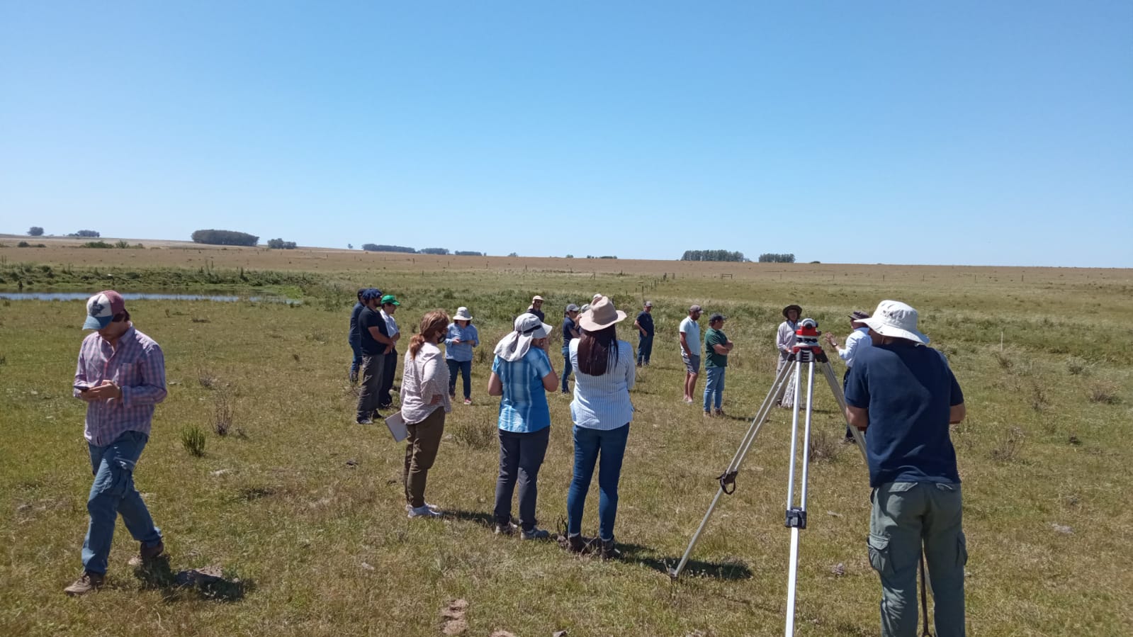 Se realizó jornada técnica sobre diseño de tajamares, dirigida a ...