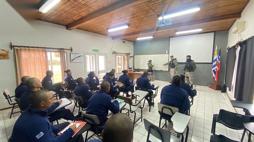 Regional Norte capacita a alumnos policiales en Tacuarembó | Ministerio ...