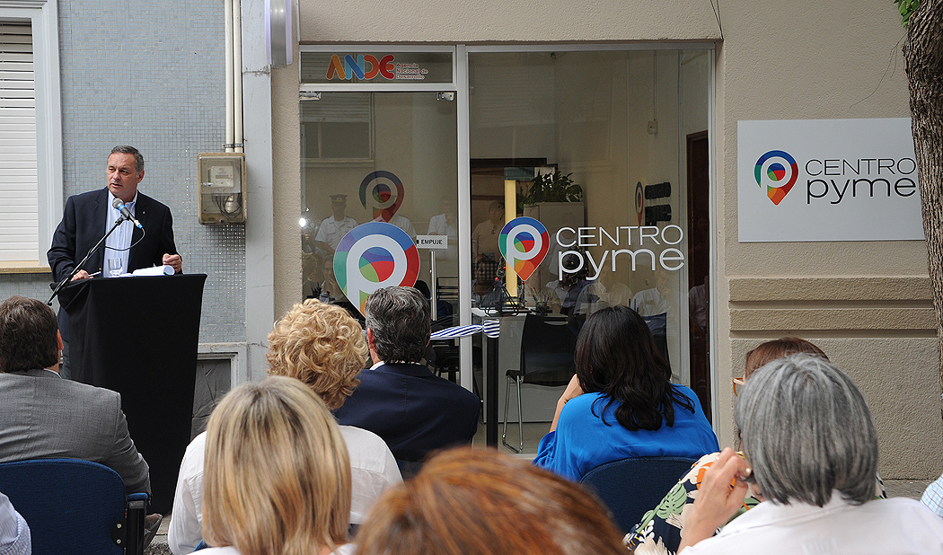 Inauguración del Centro Pyme para pequeñas y medianas empresas de ...
