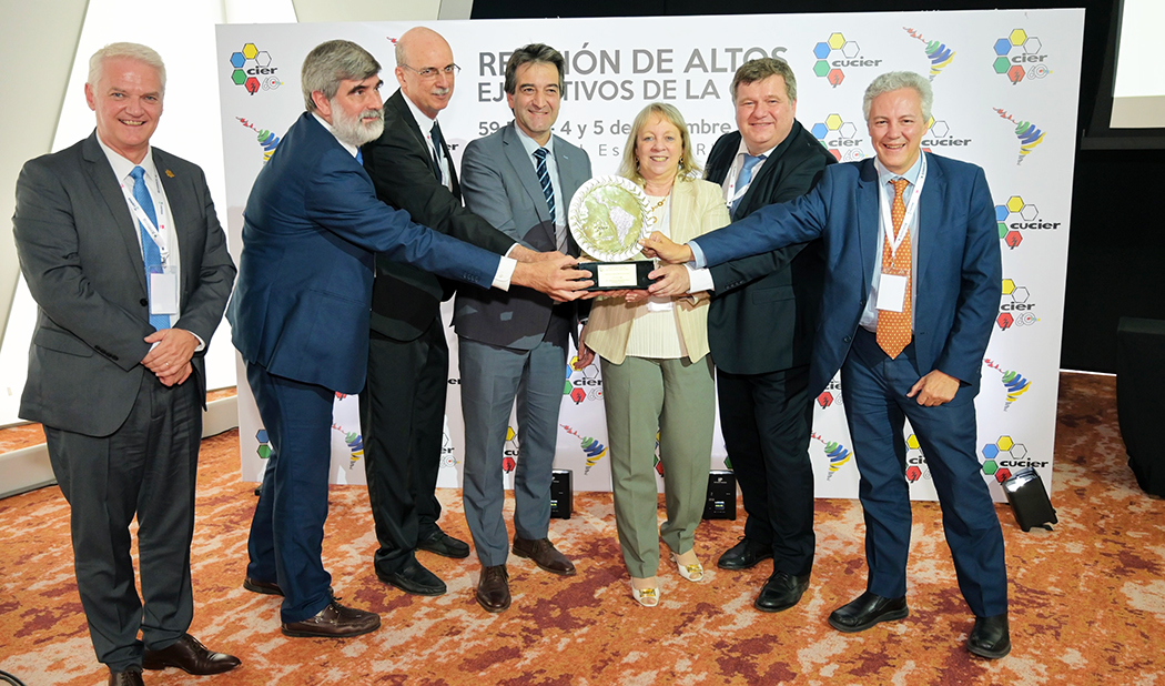 Reunión Cier en Uruguay: UTE recibió premio de Oro por cuarto año ...